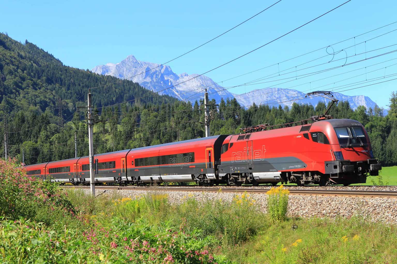 Schweiz: 1 Jahr mit Bus, Zug & Co durch die Nacht für 99 CHF / 107 ...